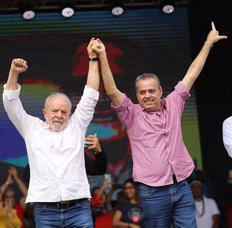 Lula visita local onde nasceu no interior de Pernambuco e Política