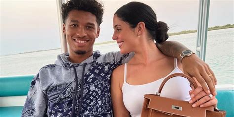 Coralie Porrovecchio lépouse de Boubacar Kamara enceinte de leur