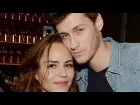 Léa a 30 ans que devient la compagne de Jean Baptiste Maunier mère
