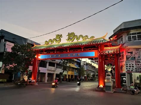 Jalan Kembang Jepun Surabaya Daya Tarik Tarif Jam Buka