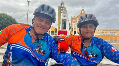 Devotos de Padre Cícero pai e filho viajam 600 km de bicicleta entre