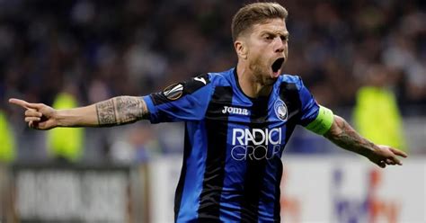 El descargo del Papu Gómez tras golpear a Biglia Es fútbol y fue un
