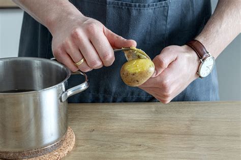 Klassische Senfeier Mit Kartoffeln Ddr Rezept