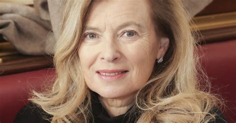 Valérie Trierweiler C Mathivat présidente des Deux Magots reçoit