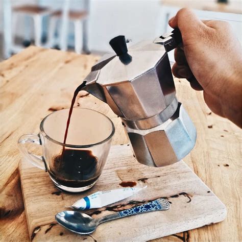How To Use An Espresso Kettle Storables