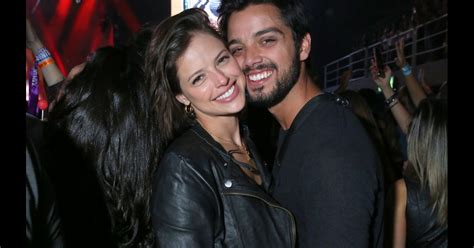 Rodrigo Simas Posta Foto De Agatha Moreira Completamente Nua E Choca