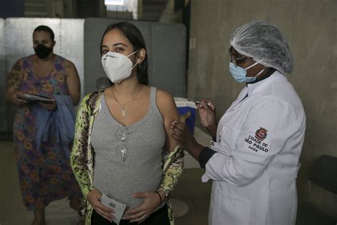 Rio oferecerá vacina da Pfizer para gestantes e puérperas que tomaram