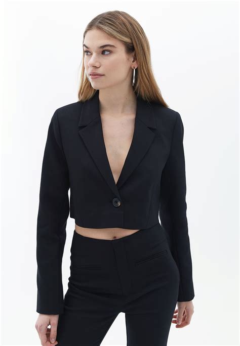 Siyah Düğmeli ve Crop Blazer Ceket 23KOX PAPCEKCROP OXXO