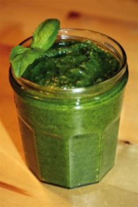 Basilikum Pesto Rezept Mit Bild Kochbar De