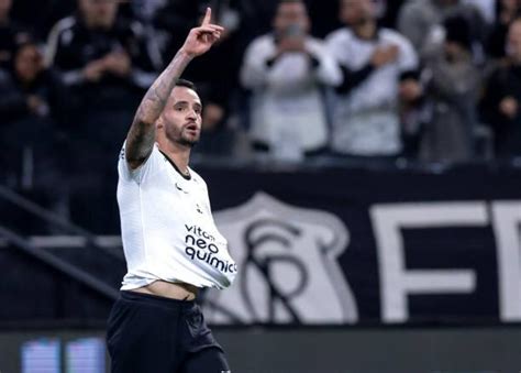 Corinthians x Fluminense palpites onde assistir ao vivo escalações e