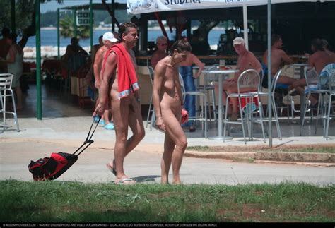 Nackte Milfs Von Fkk Resort Kroatien Erotische Fotos Und Nackt