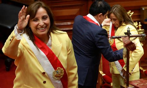 Dina Boluarte Jura Como La Primera Presidenta Del Per Atv