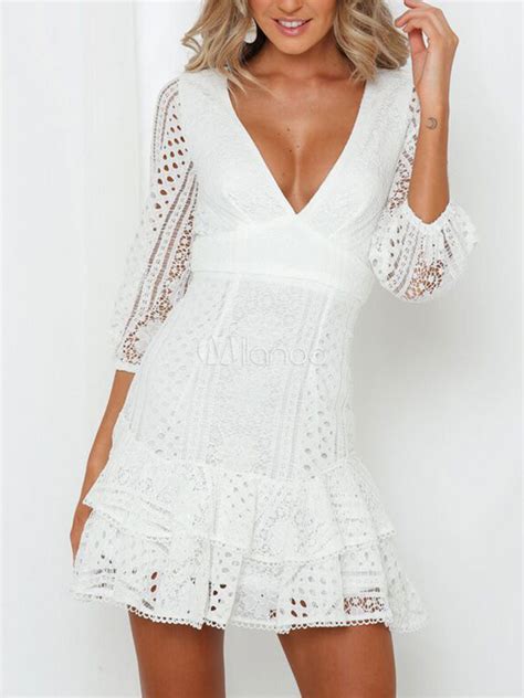 Robes en dentelle blanche à manches courtes col V femmes superposées