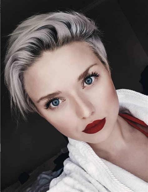 Trendy Short Pixie Haircut For Stylish Woman Page Of