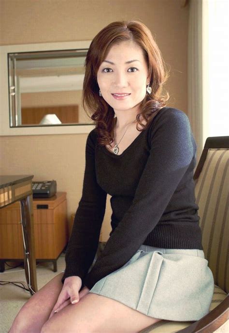 人妻熟女投稿エログ最新人気エロ動画案内所 美人のエロそうなミニスカートの人妻 Free Download Nude Photo Gallery