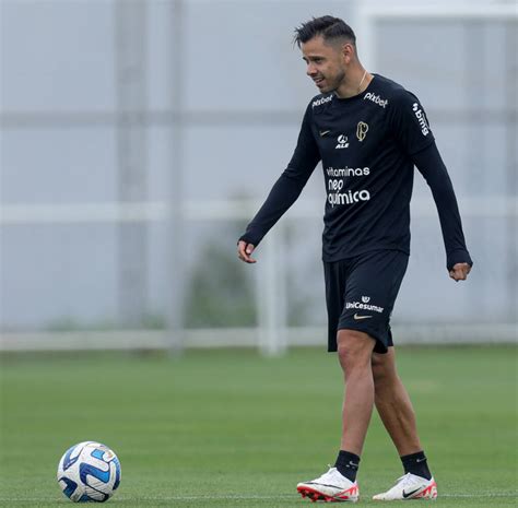 Veja fotos do último treino do Corinthians antes de pegar o Fortaleza