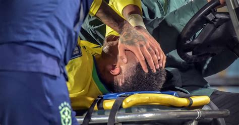 Koka Neymar se pronuncia sobre lesão no joelho