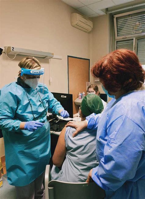 Sanitari No Vax Sospesi Salgono A 7 Ad Ancona