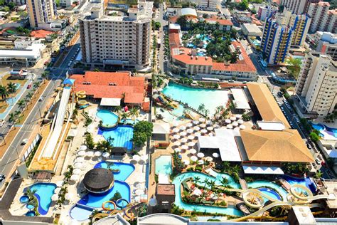Conheça 6 parques aquáticos de Caldas Novas Viagens e Caminhos