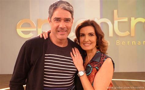 Para evitar fofoca Fátima tem alianças fakes que usa quando esquece a