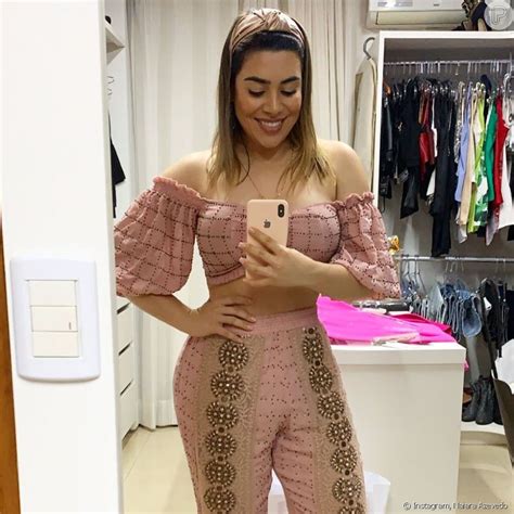 Naiara Azevedo não esconde as transformações que realiza em seu corpo