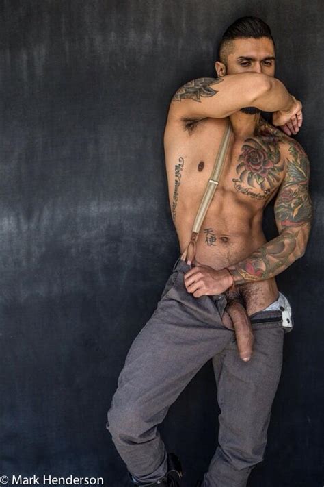 O CHEIRO MARAVILHOSO DE UM MACHO BOOMER BANKS PAUZUDO