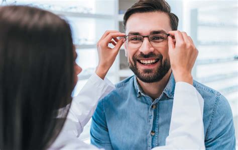Comment choisir le meilleur opticien à Versailles