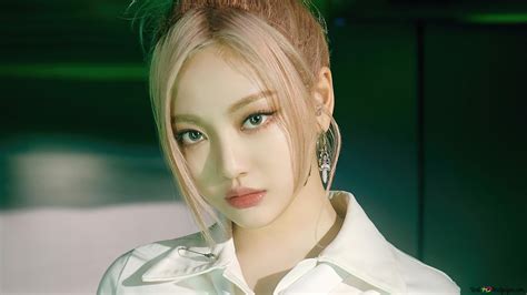 Ningning Aespa Wallpaper
