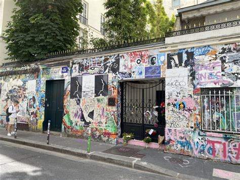 Reportage Mort De Jane Birkin Devant La Maison Gainsbourg L Hommage