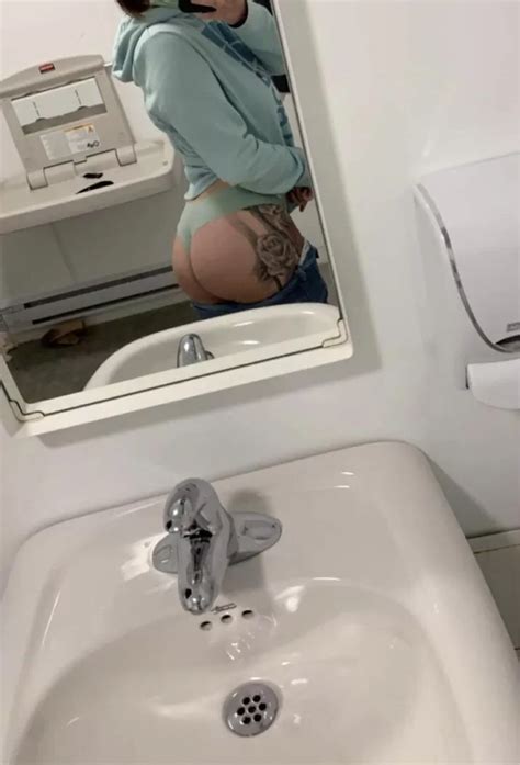 Morning Booty Nudes Amazingcurves Nude Pics Org