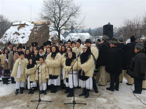 Crăciun în Maramureş la Muzeul Satului în 23 decembrie Graiul