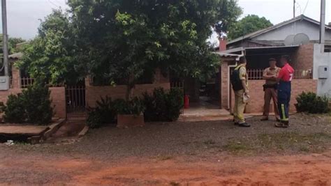 A Voz de Ibaiti e Região UMUARAMA Idosa morre carbonizada em casa de