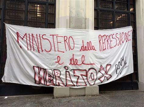 Terminata l occupazione del liceo Parini in tranquillità L Altra Milano