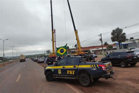 Após bloqueios bolsonaristas PRF garante que trânsito está fluindo em