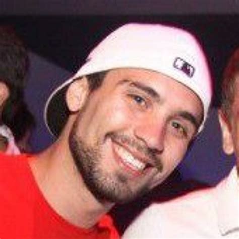Stream Caio César Soares music Listen to songs albums playlists for