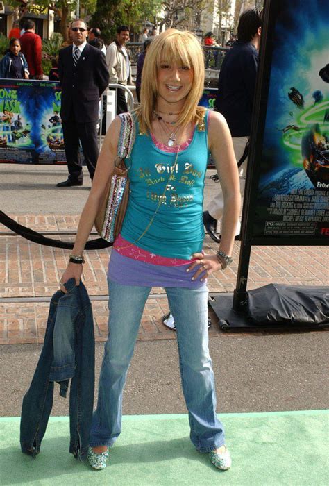 10 Staples From Your Early 2000s Closet 2000s Fashion Trends 2000 Fashion 2000s Fashion