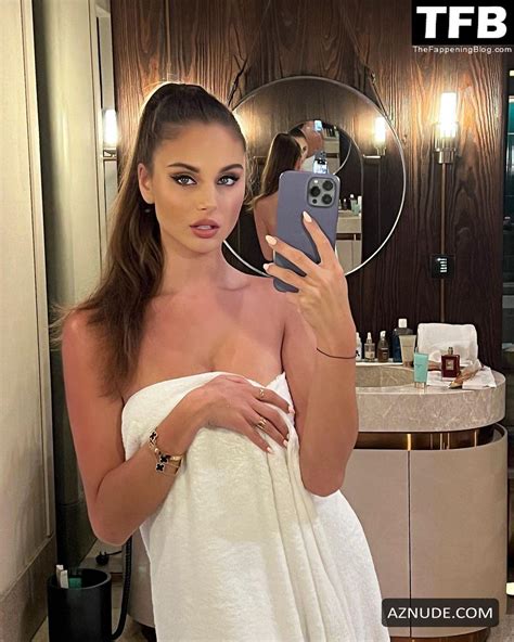 Carina Zavline Sexy And Topless Photos Collection Aznude