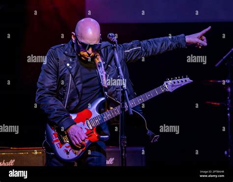 Naples Italie 26 04 2023 Joe Satriani au théâtre Augusteo de Naples
