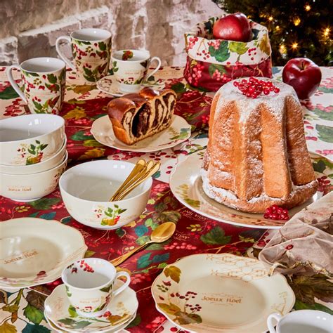 15 Idee Per Decorare La Tavola Di Natale Mise En Place Piatti