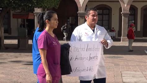 Marchan por anestesiólogo que atendió a niño que quedó con parálisis en