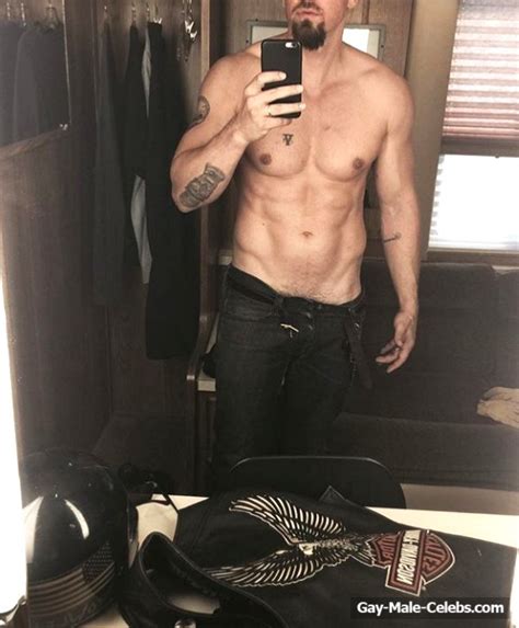 Steve Howey Nude And Naughty Private Photos Gay Male Celebs