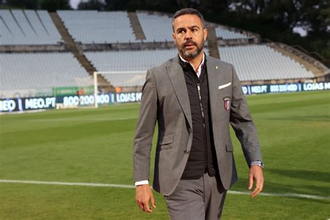 Visão Artur Jorge diz querer muito estar como treinador na final da