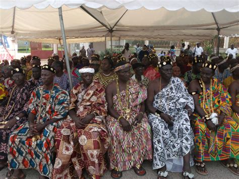 Les Chefs Coutumiers Akan Ivoiriens Pr Ts Accueillir Leurs Cousins