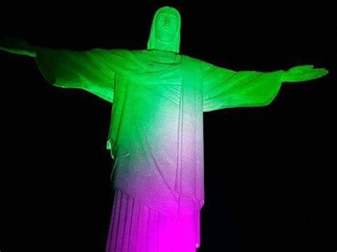 G1 Cristo Redentor é iluminado as cores da Mangueira notícias