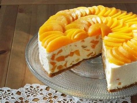 Prăjitură fără coacere cu brânză de vaci şi nectarine Gustoase net