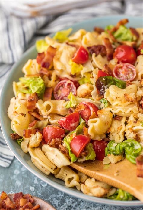 Recept na těstovinový salát BLT