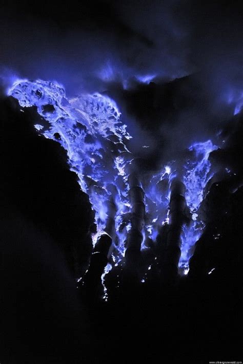 Flammes Bleues Sur Le Volcan Kawah Ijen Blue Lava Volcano Lava