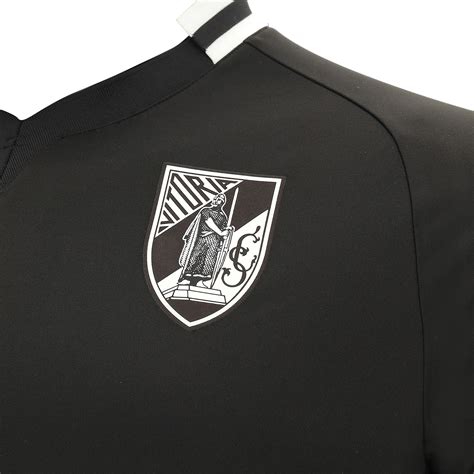 Macron apresenta as novas camisas do Vitória de Guimarães Show de Camisas