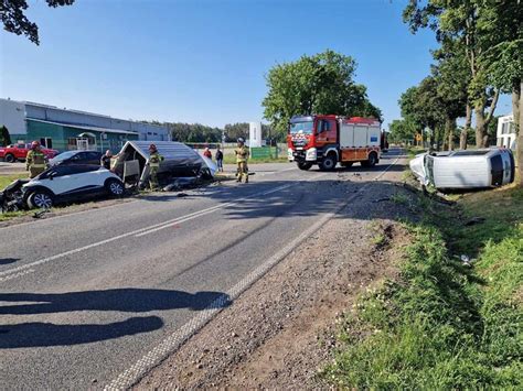 Wypadek na Mazowszu Zderzyły się trzy auta jedna osoba w szpitalu
