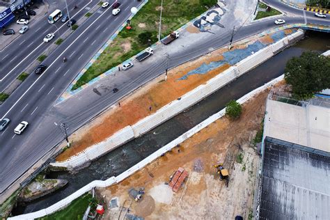 Obra em trecho da avenida Torquato Tapajós afetado por erosão entra na